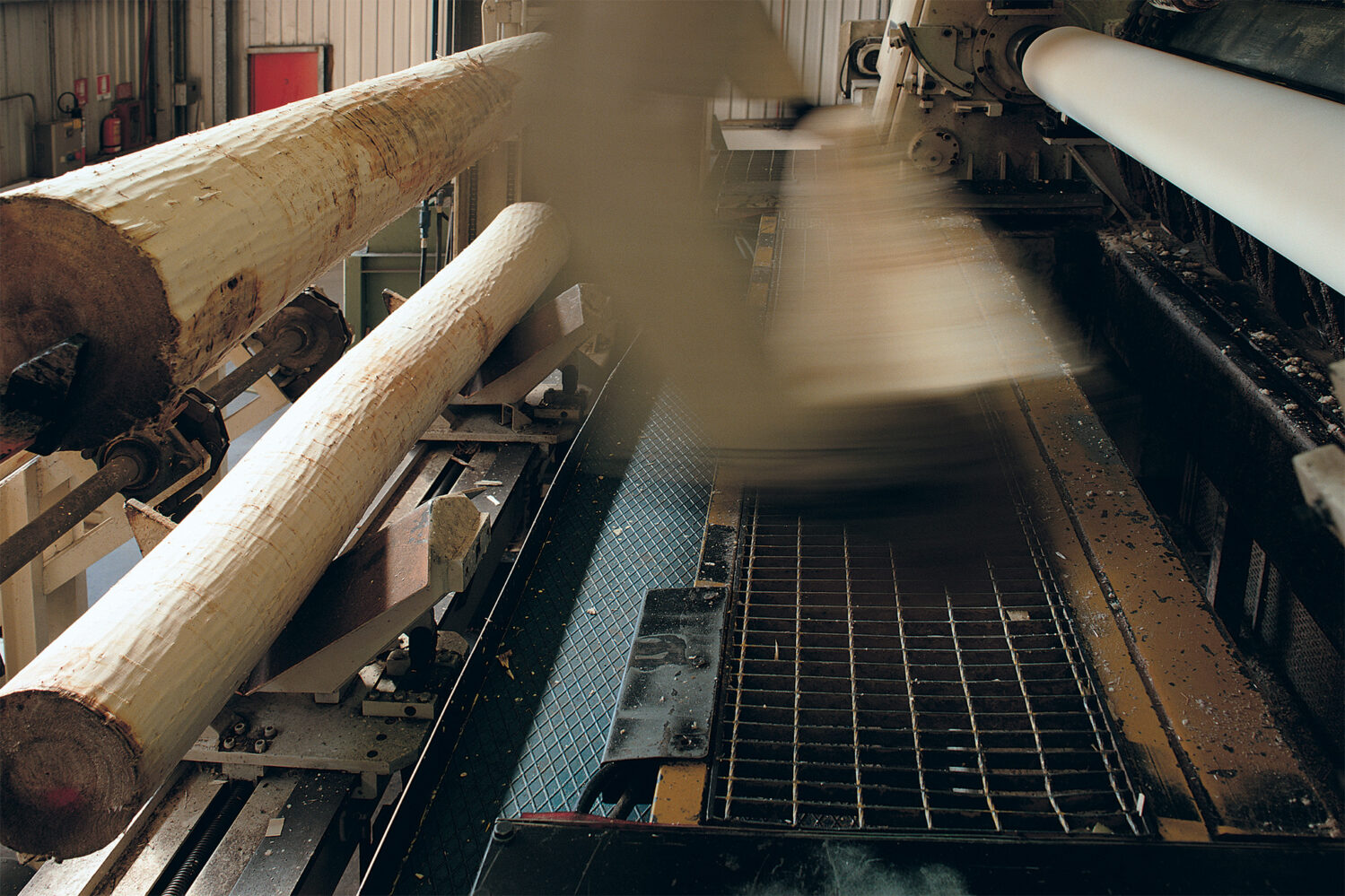 Types of timber veneer cuts: Crown cut, quarter cut and rotary | Elton ...